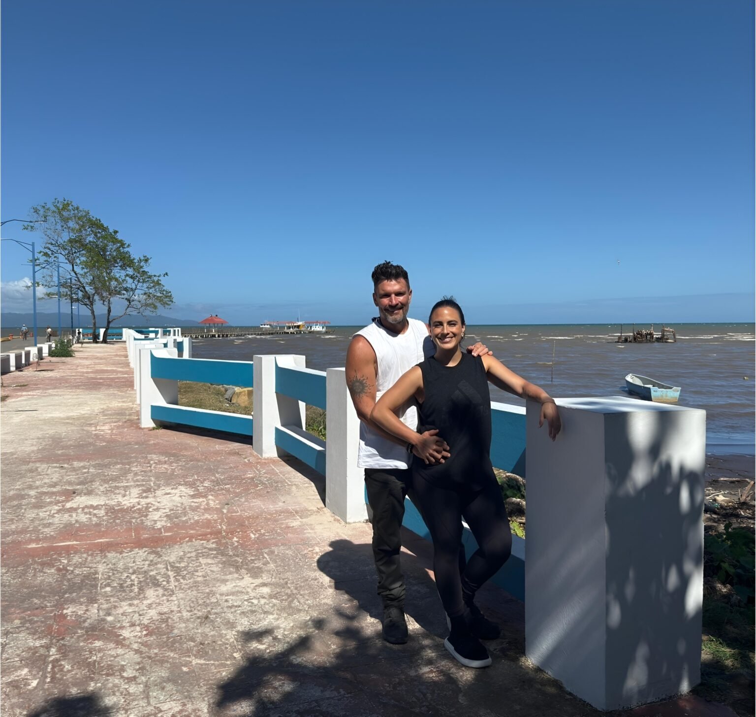 El actor Julián Gil y su esposa disfrutan su luna de miel en Sabana de ...